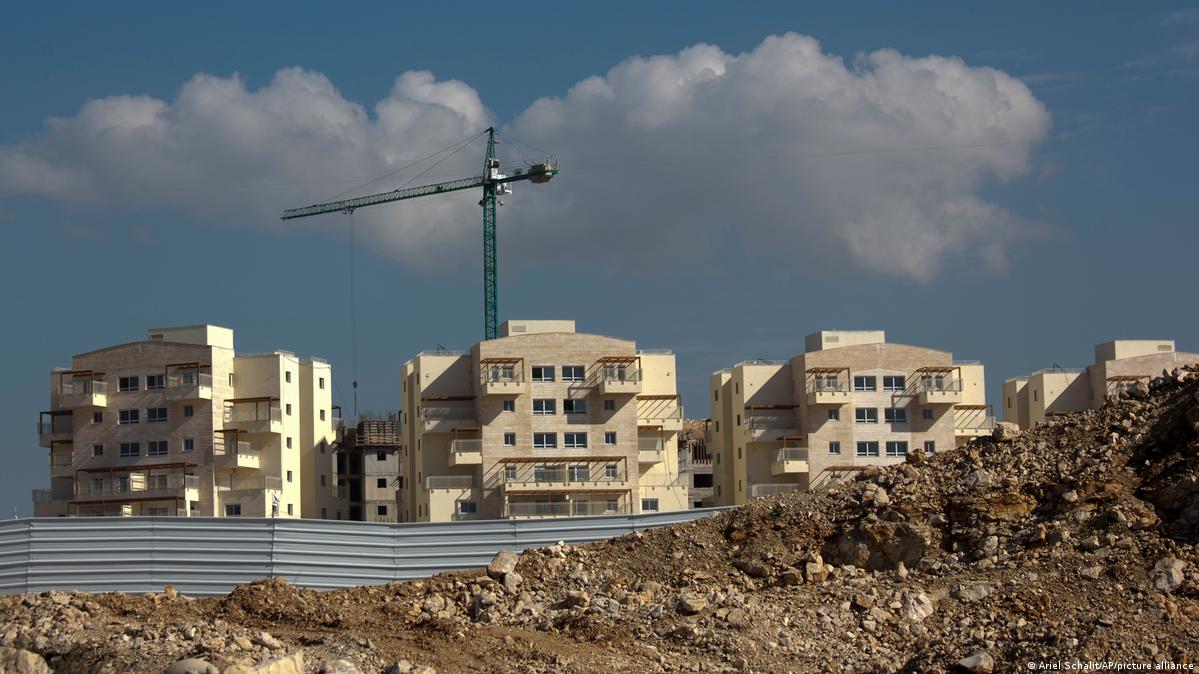 Israel to build 1,300 new homes in West Bank settlements