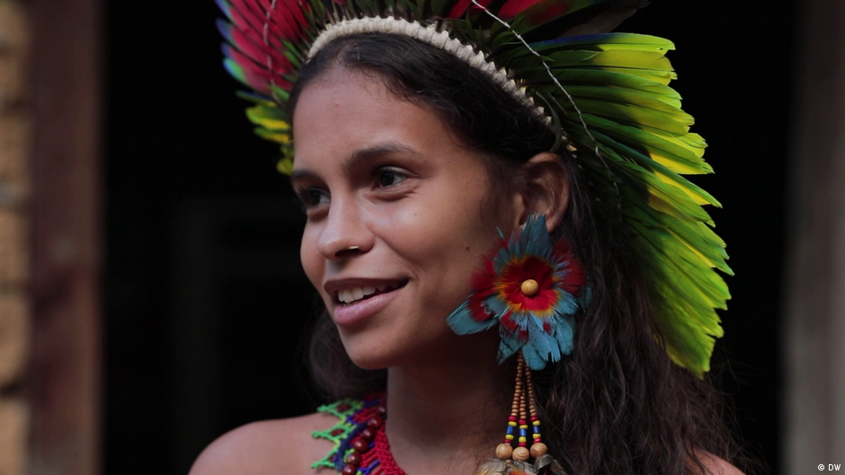 Alice Pataxó, una guerrera digital – DW – 11/11/2021