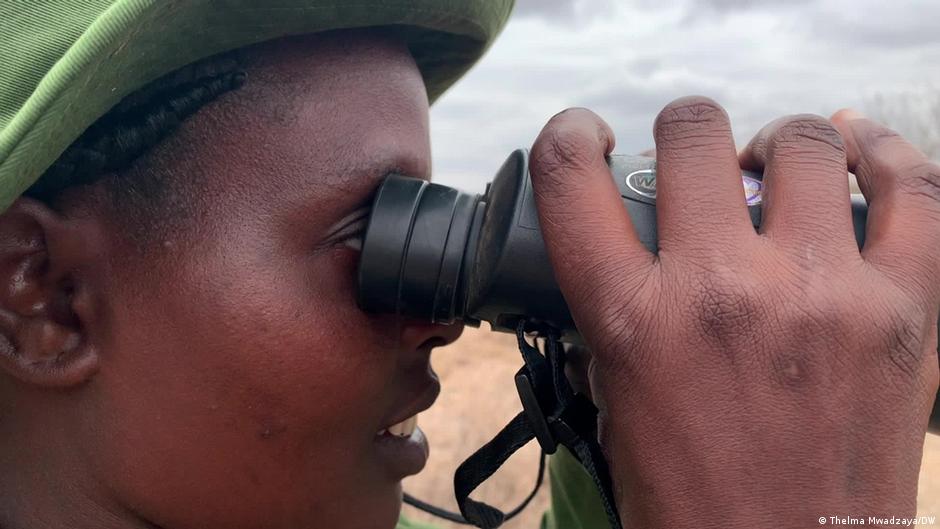 Kenya's first female wildlife rangers unit – DW – 11/03/2021