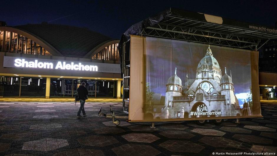 A light in the darkness: Remembering Germany's destroyed synagogues ...