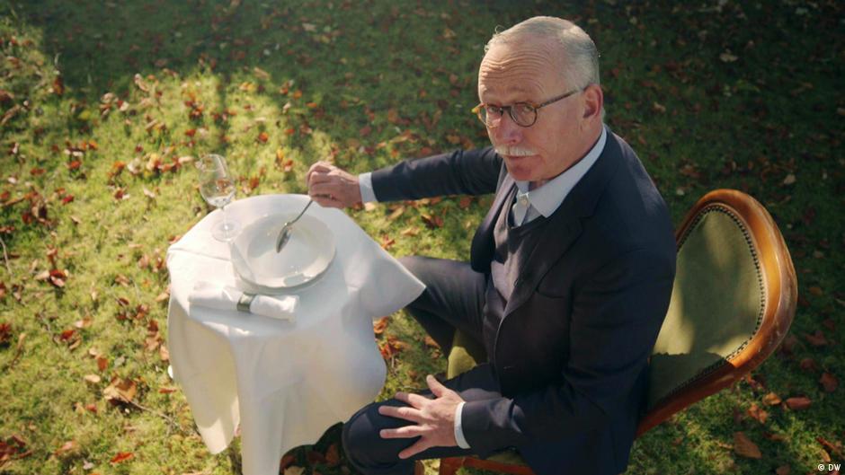 Table manners explained – DW – 11/16/2021