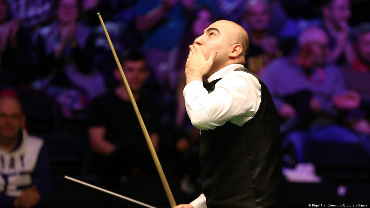 جایزه ۱۲ هزار پوندی برای وفایی در مسابقات اسنوکر انگلستان – DW – ۱۴۰۰/۹/۱۲