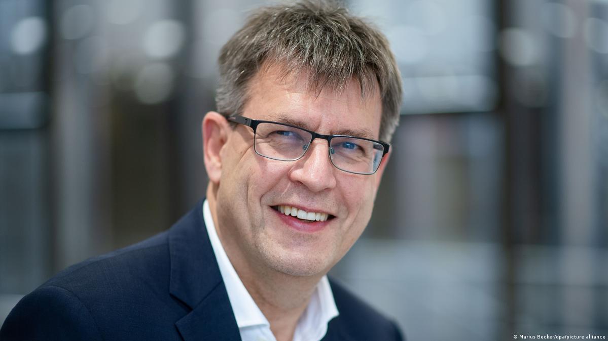 Thomas Weikert ist neuer DOSB-Präsident – DW – 04.12.2021