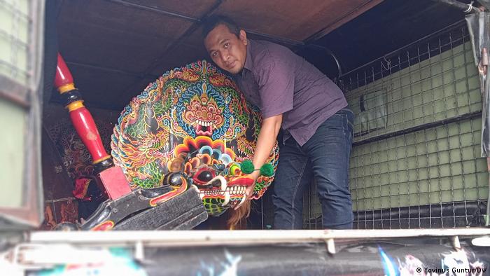 Jual Aksesori Reog, Cara Seniman Bertahan di Tengah Pandemi Corona ...