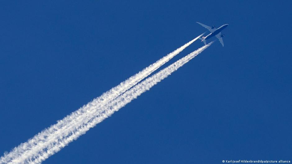 What are contrails and how do they form? – DW – 10/24/2023