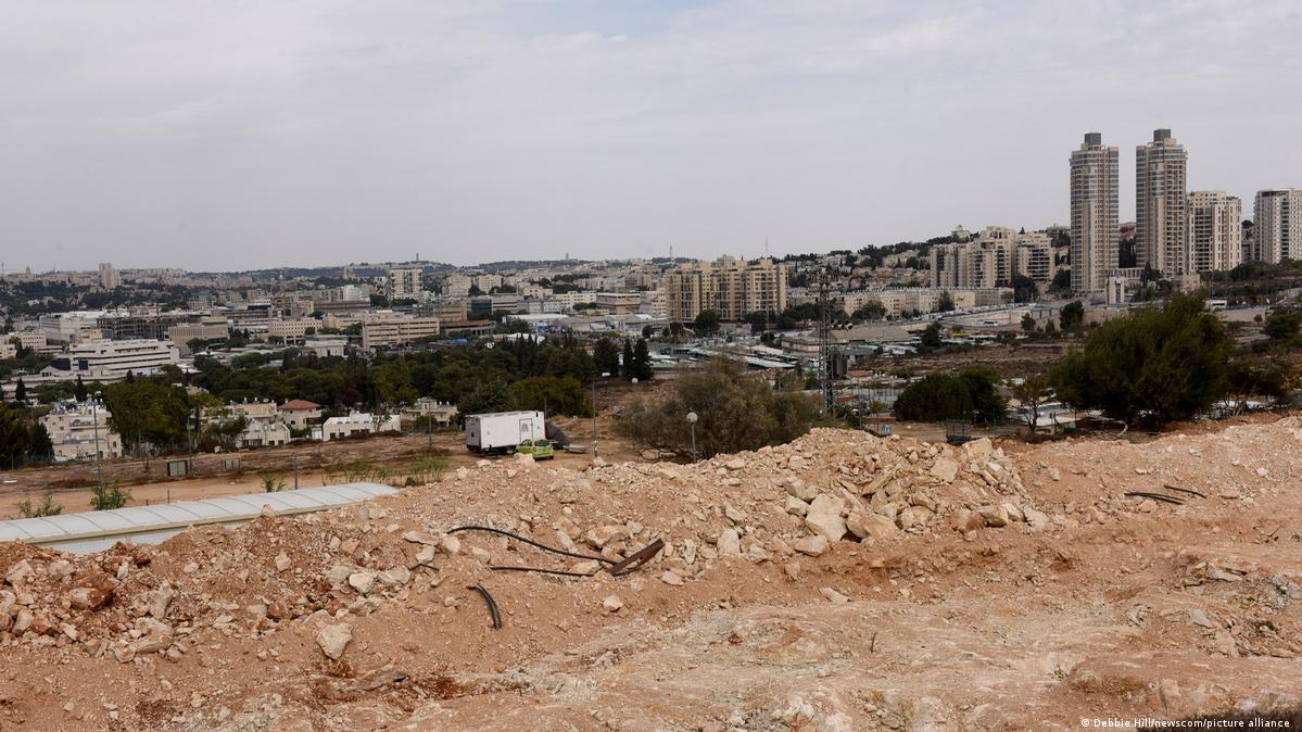 Israeli settlements on occupied land are illegal, ICJ rules – DW – 07 ...