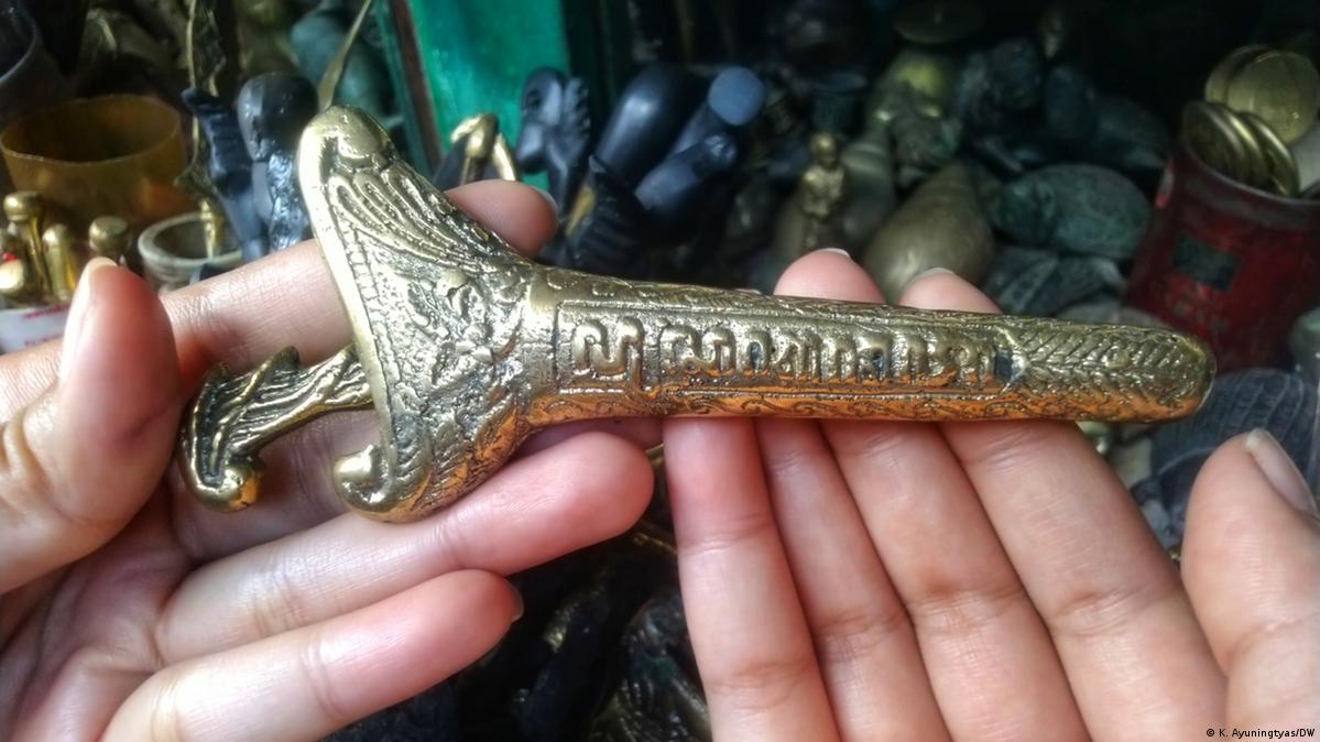 Antara Jimat dan Oleh-oleh, Semua Tergantung Niat – DW – 14.01.2022