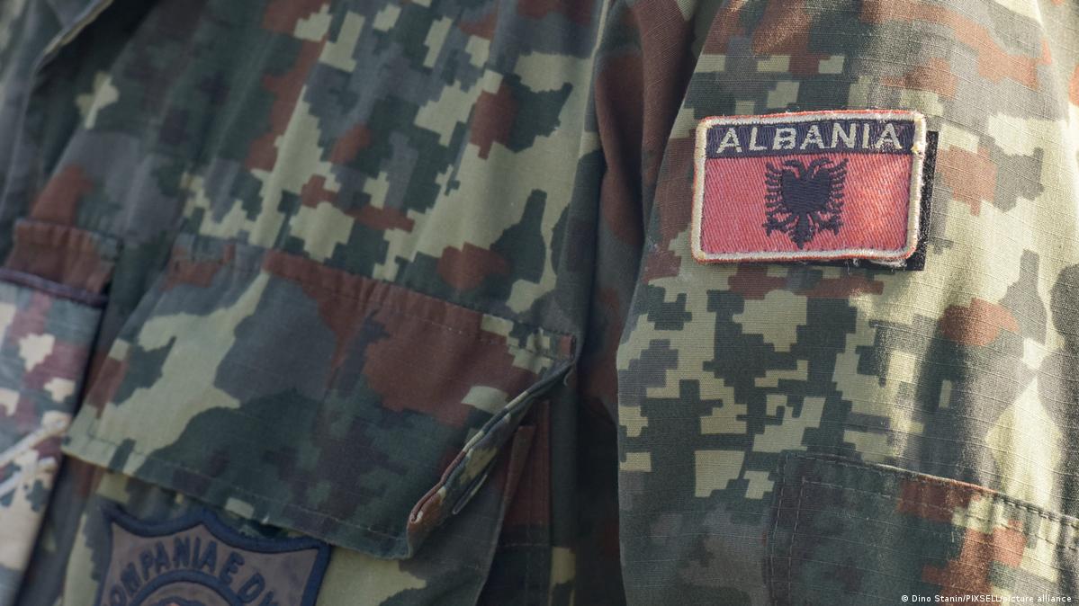 Albania: Three arrested trying to enter military plant – DW – 08/21/2022