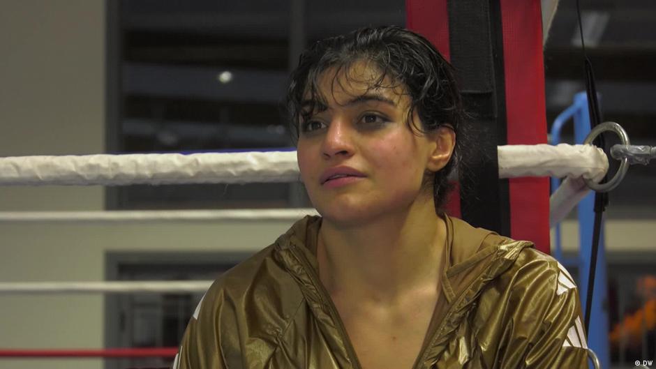 Sadaf Khadem – boxing for freedom – DW – 01/21/2022