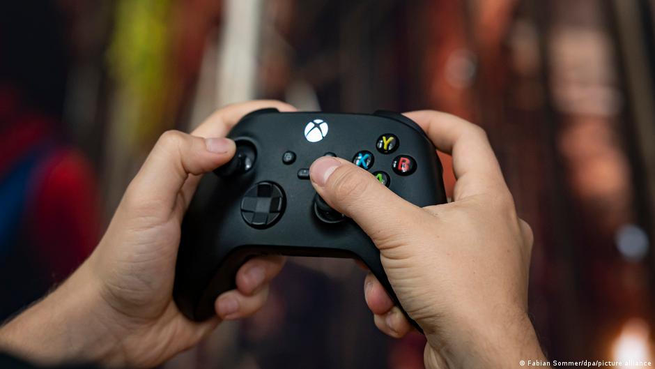 Microsoft to buy Call of Duty maker for $68.7 billion – DW – 01/18/2022