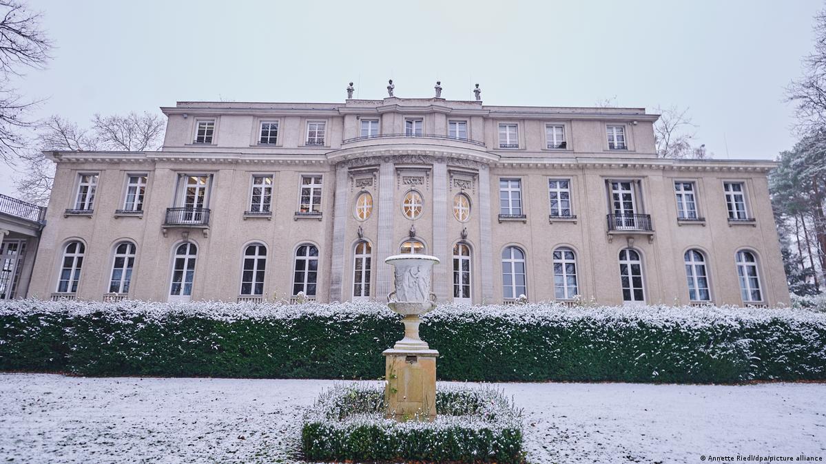 Wannsee Conference: Where Nazis formalized 'Final Solution' – DW – 01 ...