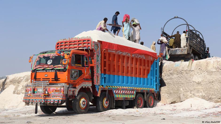 Pakistan's salt collectors scrape out a tough living