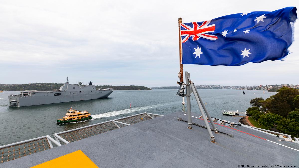 Tonga: COVID-hit ship gets green light to deliver aid – DW – 01/26/2022