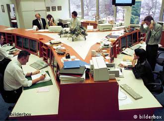 Opinion: The German Social System in Crisis – DW – 04/26/2003