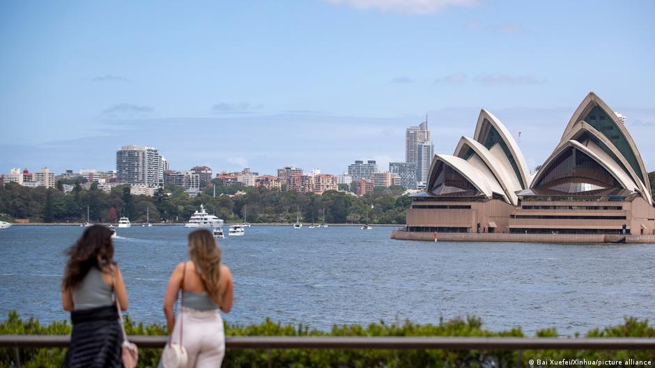 COVID digest: Australia to reopen borders to tourists – DW – 02/07/2022