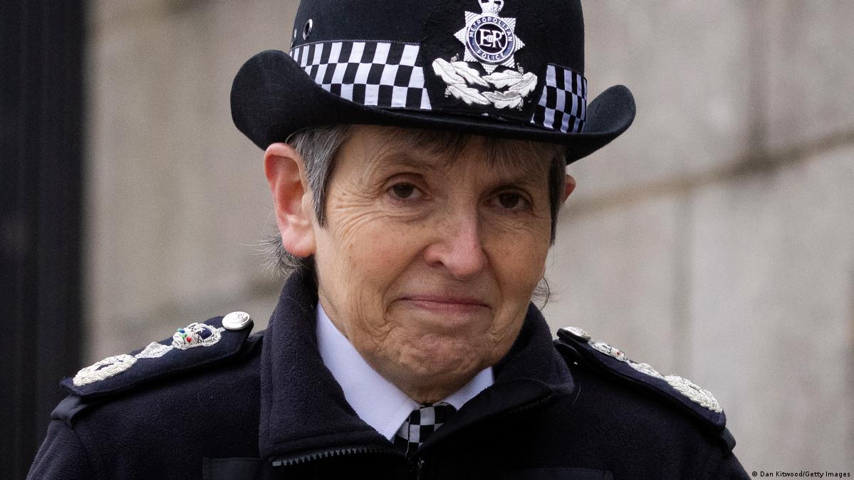 London police chief quits after string of controversies – DW – 02/10/2022