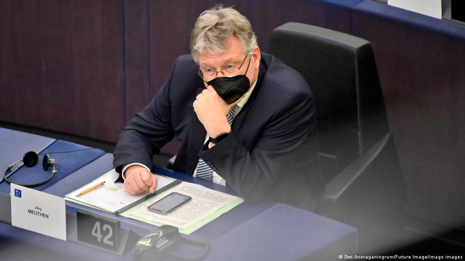 EU Parliament lifts immunity for ex-AfD head – DW – 02/15/2022