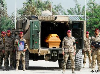 Trauer um getöteten Bundeswehr-Soldaten – DW – 10.10.2010