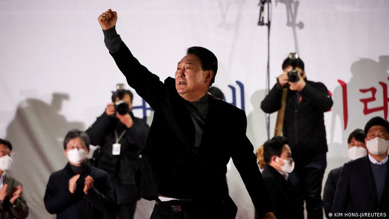 Conservative candidate wins S. Korea presidential election – DW – 03/09 ...