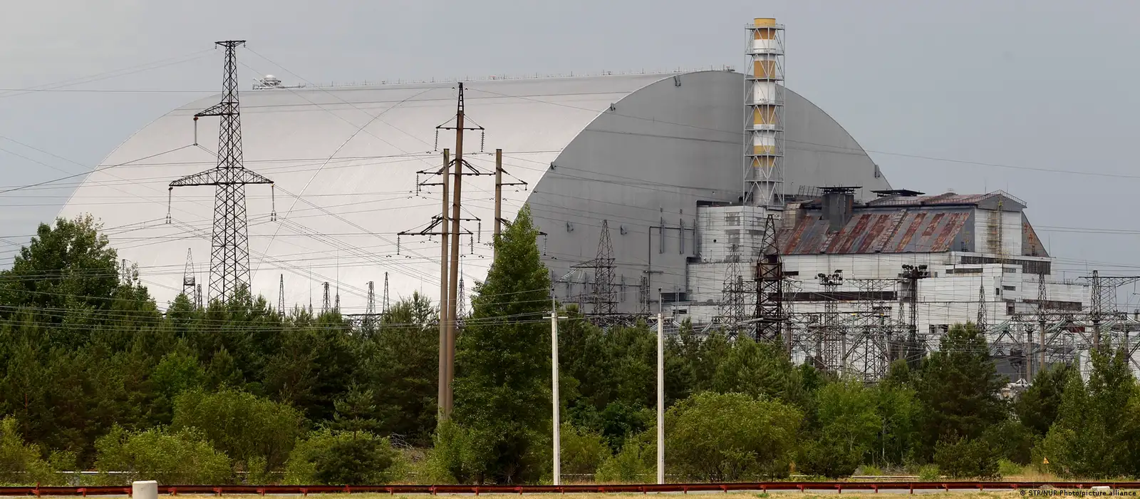Chernobyl Reactor 4 Explosion Kiev, Ukraine. 20th Apr, 2018. A Worker