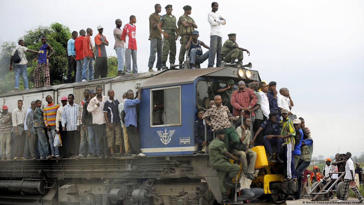 Freight train derails in DR Congo, scores killed – DW – 03/12/2022