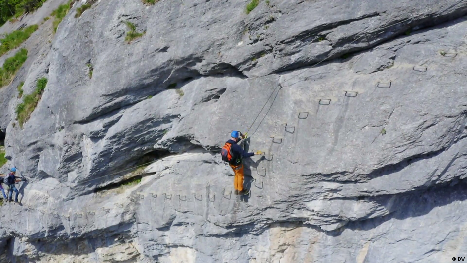 600 meters above the abyss – DW – 03/26/2022