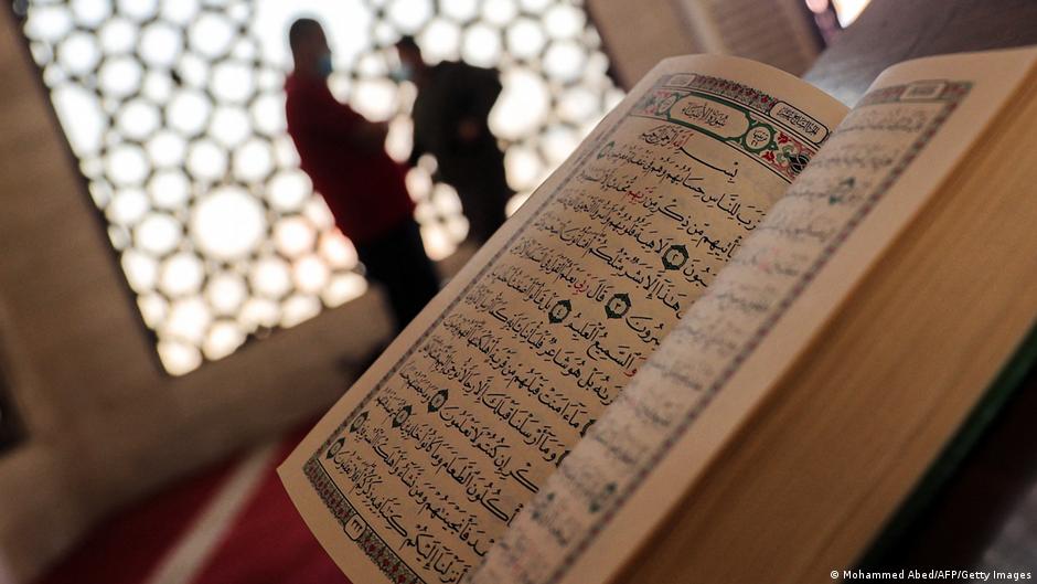 Denmark to ban Quran burnings, says justice minister – DW – 08/25/2023