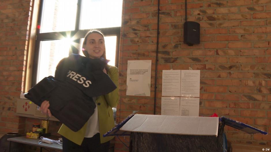 Ukraine: Journalists risk their lives – DW – 04/28/2022