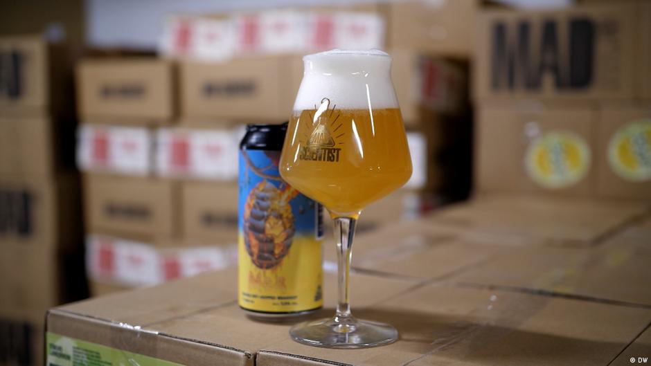 Beer for Ukraine: Made in Hungary – DW – 05/06/2022