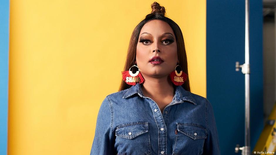 Meet Britain's first Muslim drag queen – DW – 05/11/2022