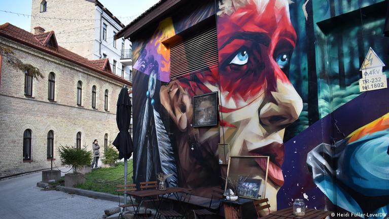 Exploring the tiny — and quirky — republic of Uzupis – DW – 05/30/2022