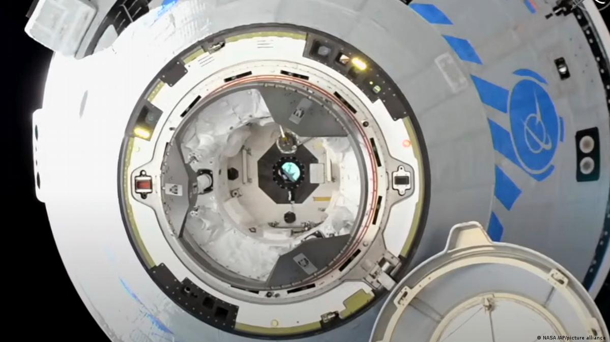 La cápsula Starliner de Boeing se acopla con éxito a la EEI – DW – 21/05/2022