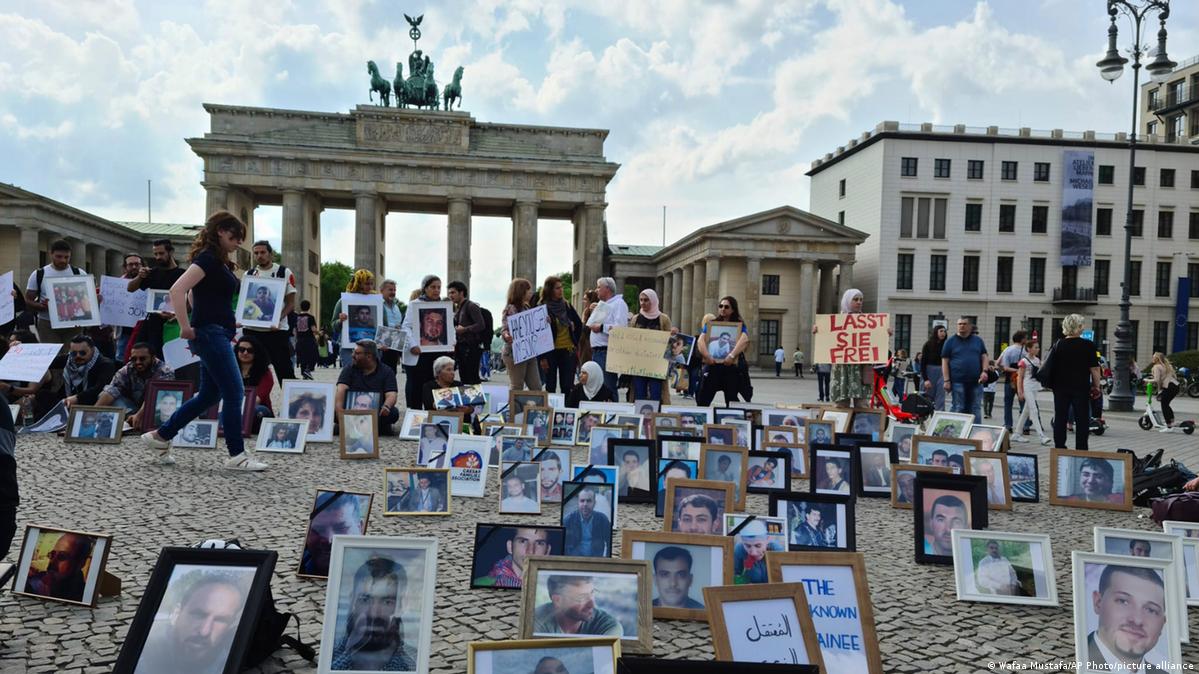 Syria: How the UN plans to find over 100,000 missing people – DW – 09 ...