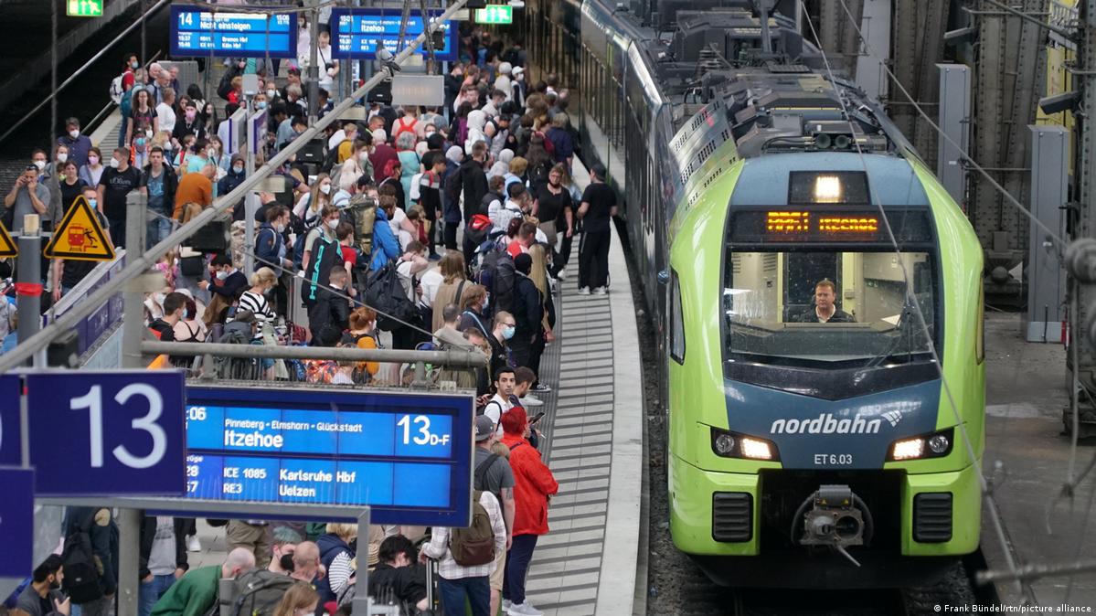 Germany lays out plan to overhaul rail network