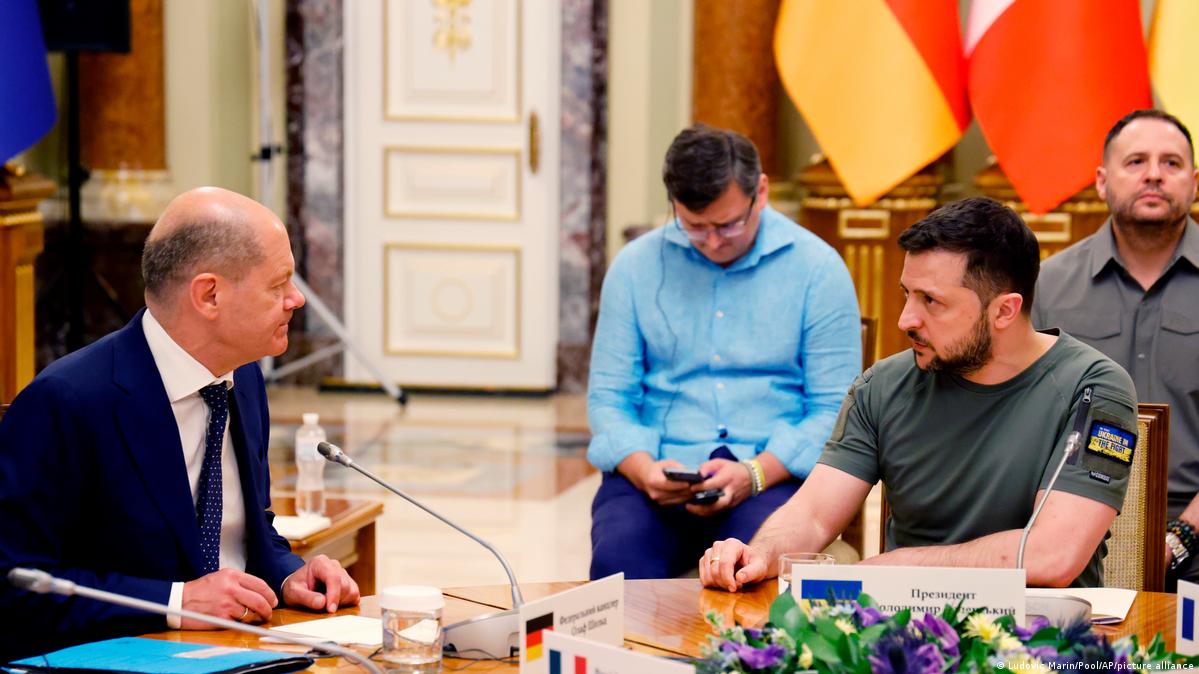 Ukraine updates: Zelenskyy thanks Germany for support – DW – 12/31/2022