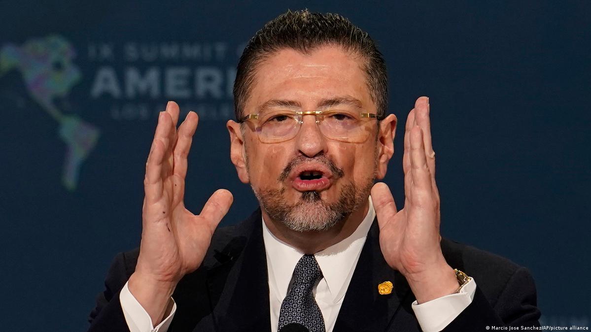 Congreso de Costa Rica mantiene fuero del presidente Chaves – DW – 23 ...