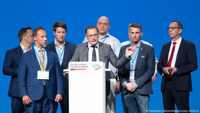 Germany's far-right AfD conference ends early – DW – 06/19/2022