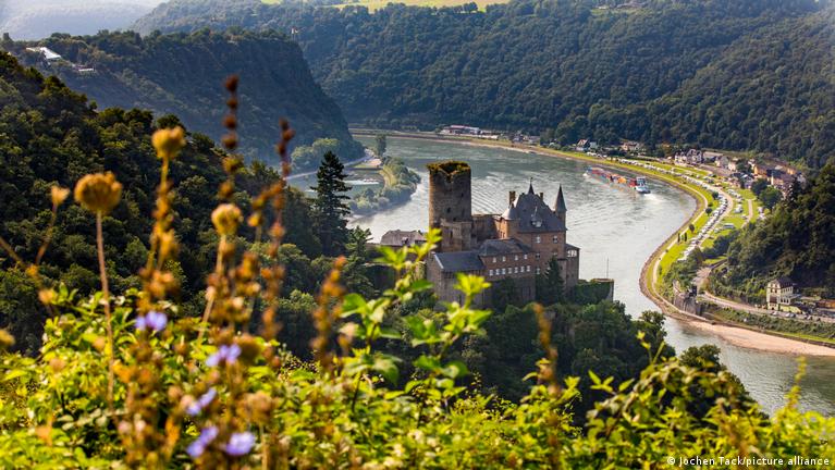 The alluring legend of the Rhine River's Loreley – DW – 04/25/2023