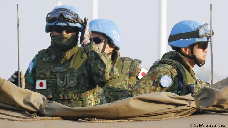 Japan approves a historic new military build-up – DW – 12/16/2022