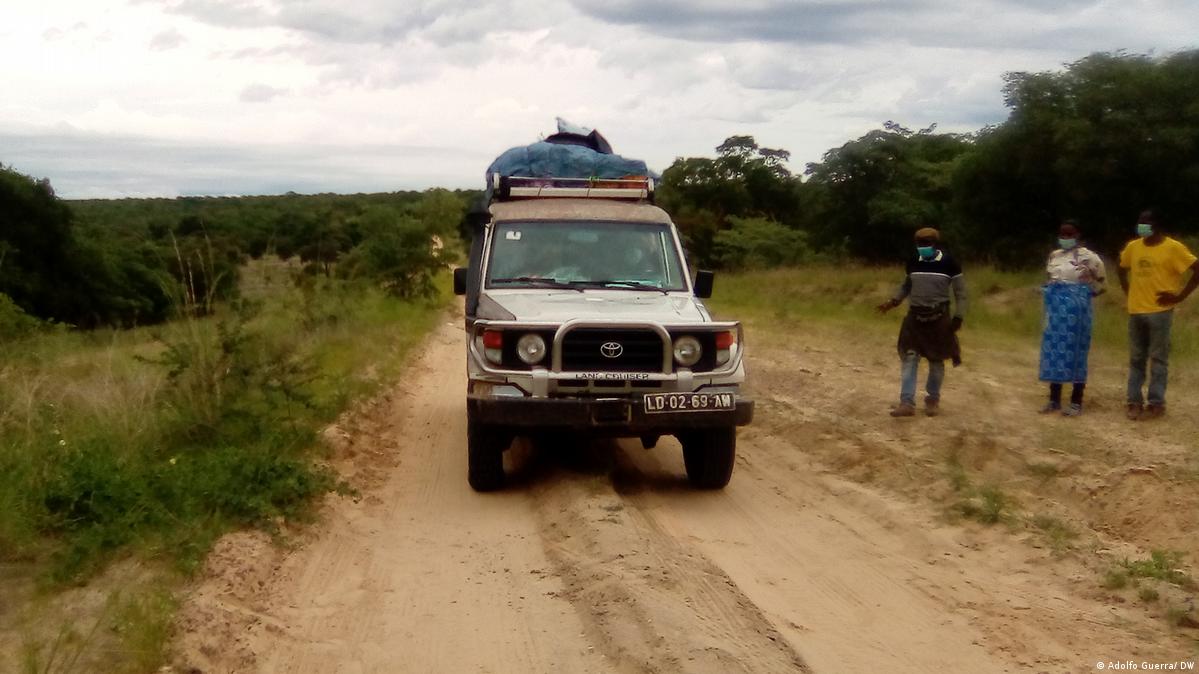 Angola: Carros para os governantes em vez de novas estradas – DW – 21 ...