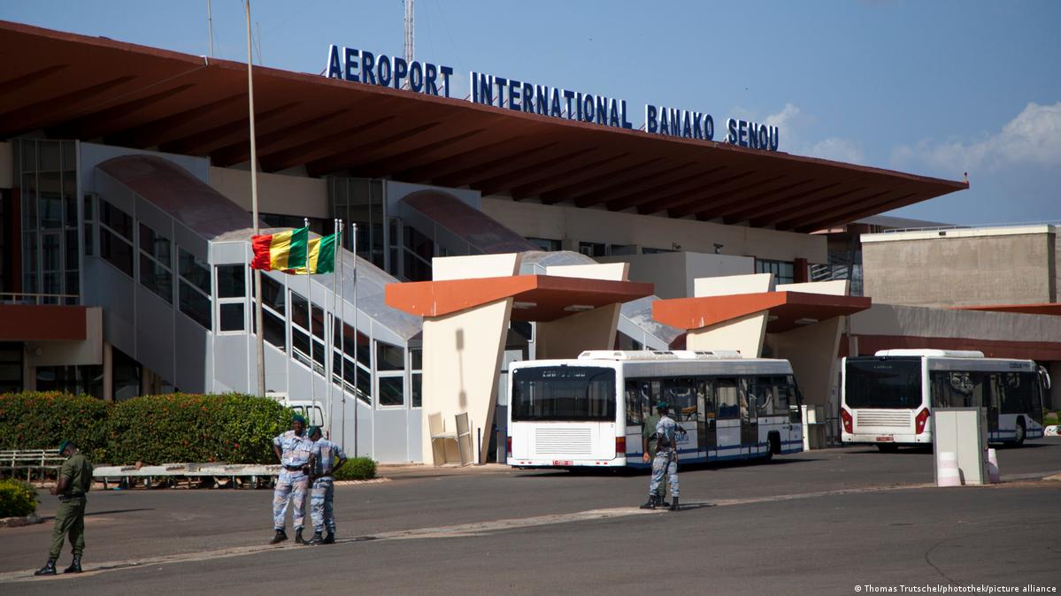 Sécurité renforcée à l'aéroport de Bamako – DW – 20/07/2022