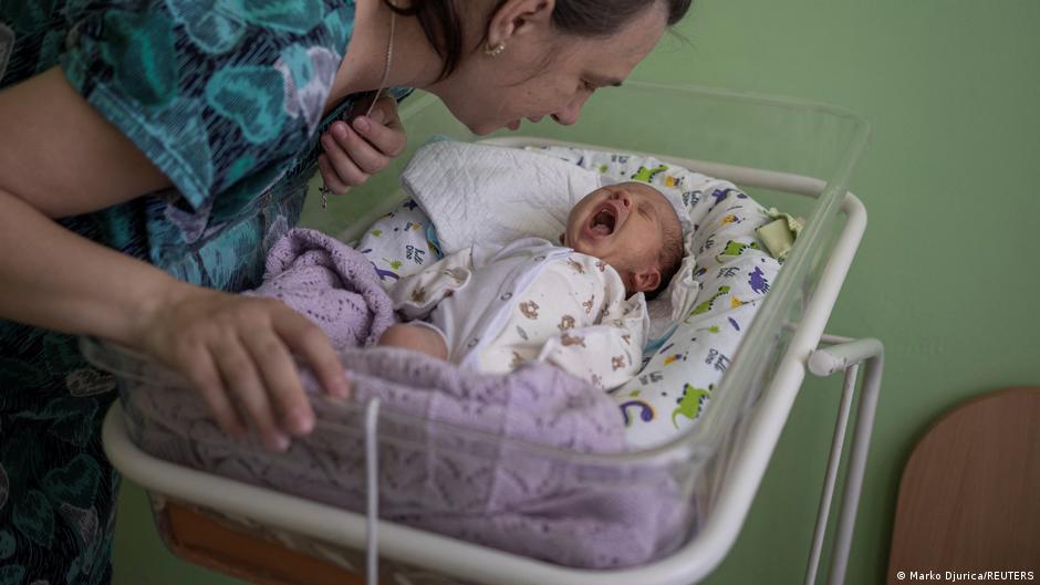 Ukraine: Giving birth in times of war – DW – 07/20/2022