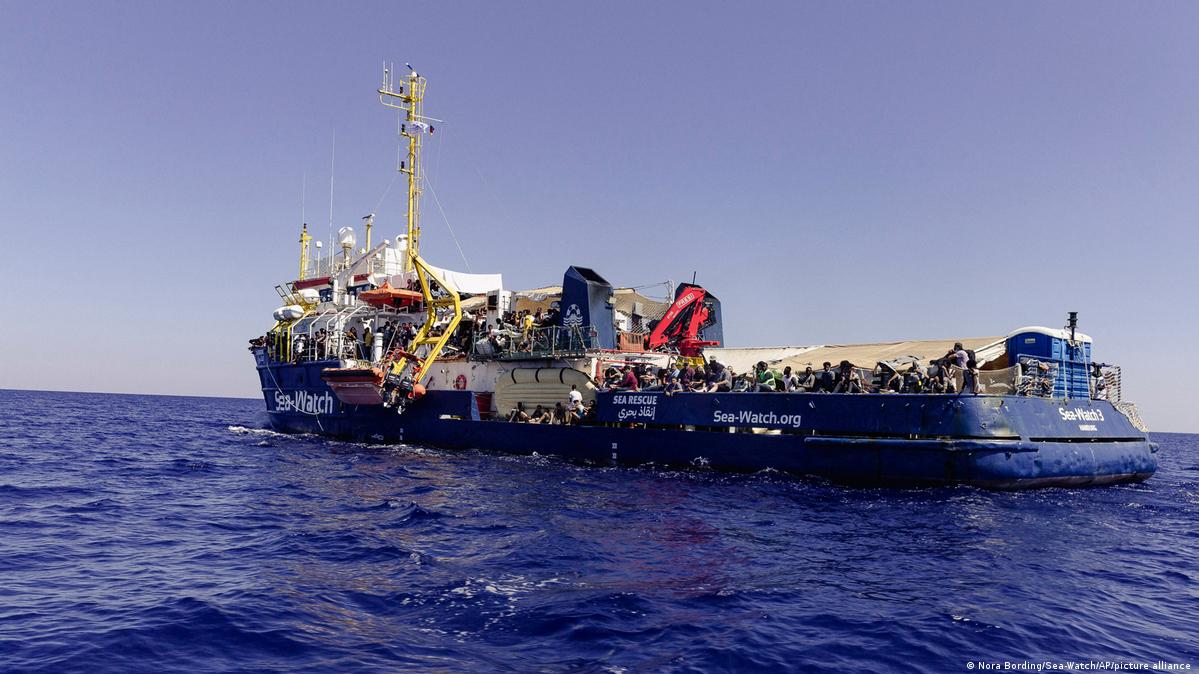 Italia inmoviliza barco alemán de rescate de migrantes – DW – 21/08/2023