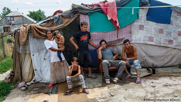 Germany: Commissioner urges more aid for Roma in Ukraine | News | DW ...