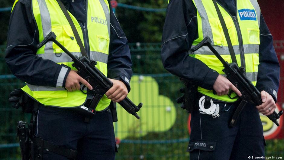 Killing of youth sparks debate about German police brutality – DW – 08 ...