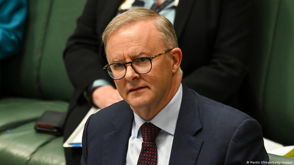 Australian PM says focus not on becoming a republic