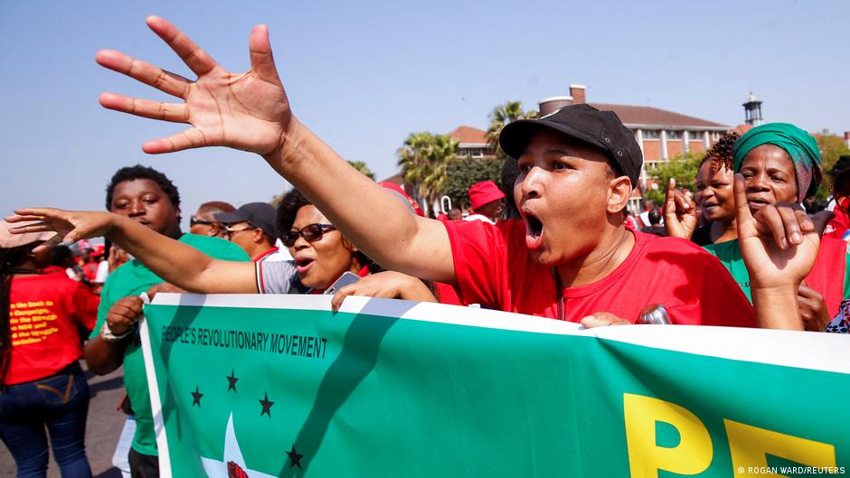 Mutane sun fusa da dauke wutar lantarki – DW – 01/25/2023