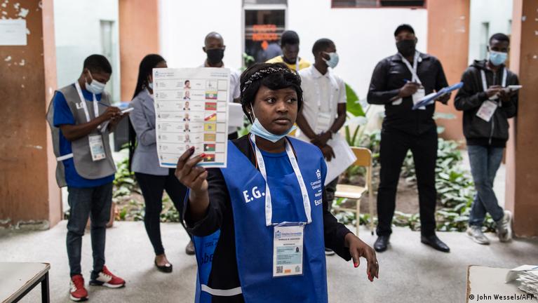 Angola: MPLA ganha mais de metade dos votos reclamados – DW – 29/08/2022