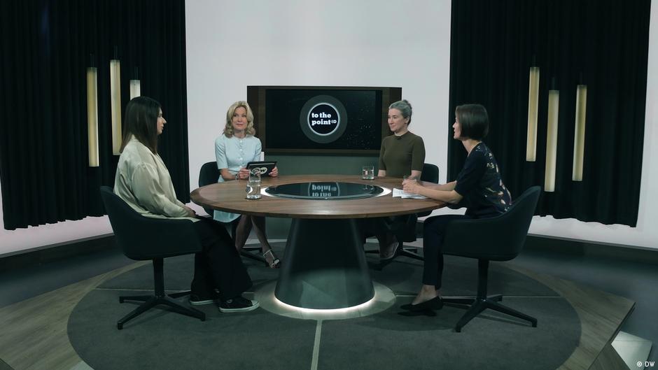 Tragic triangle: Is Putin destroying Ukraine, Belarus and Russia? – DW ...