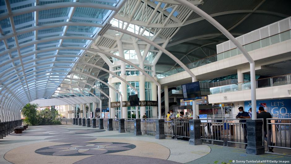 Bali volcanic ash disrupts international flights – DW – 11/13/2024